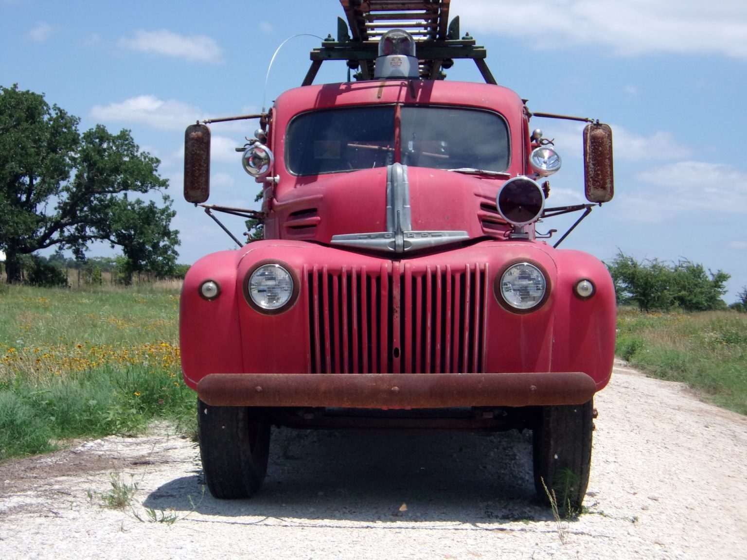 1946 Ford Antique Ladder (U0723) | Fenton Fire