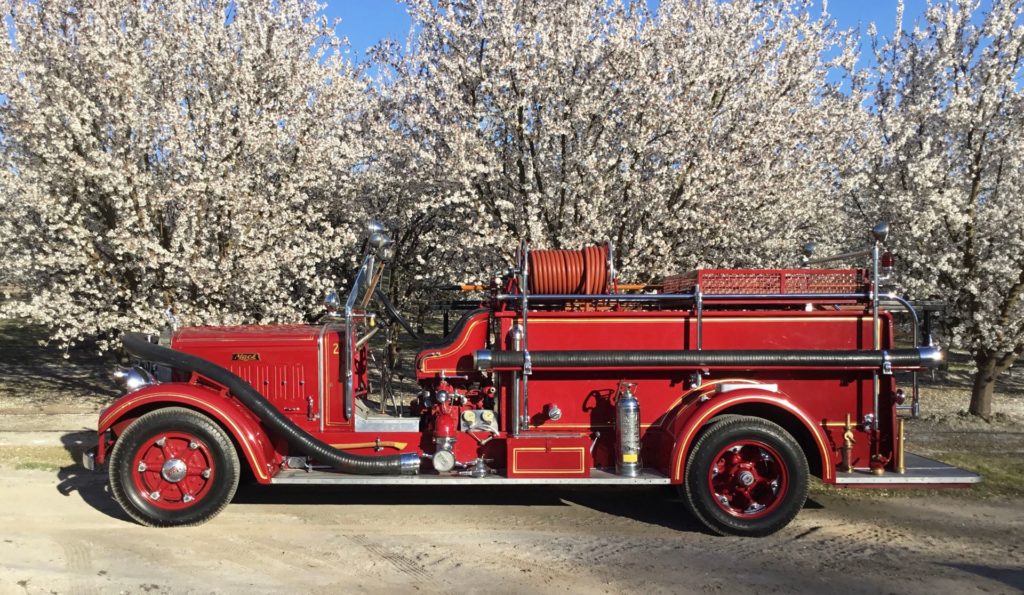1933 Mack Antique Fire Engine (U0786) | Fenton Fire