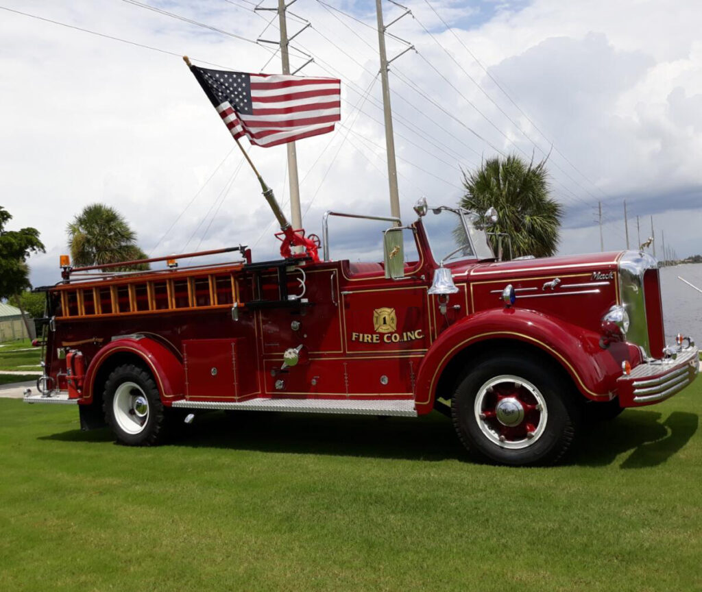 1951 Mack B85 Antique Pumper (U0855) | Fenton Fire