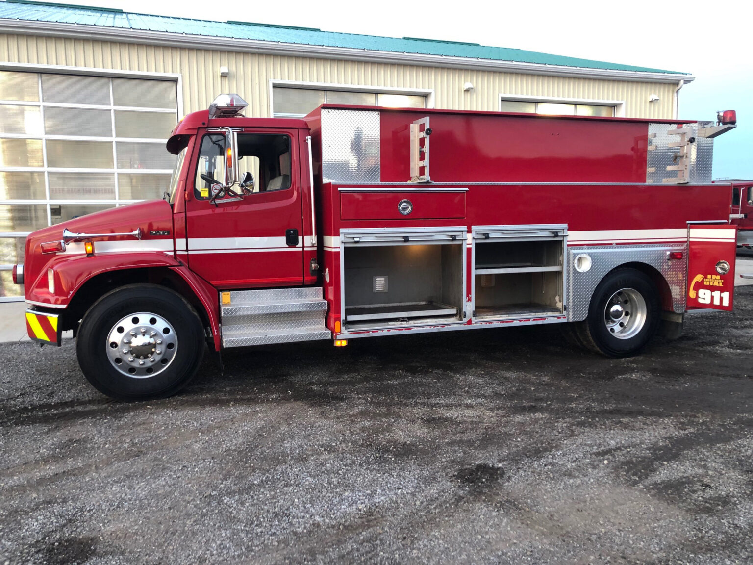 1997 Freightliner 2000 Gallon Tanker (T1262) | Fenton Fire
