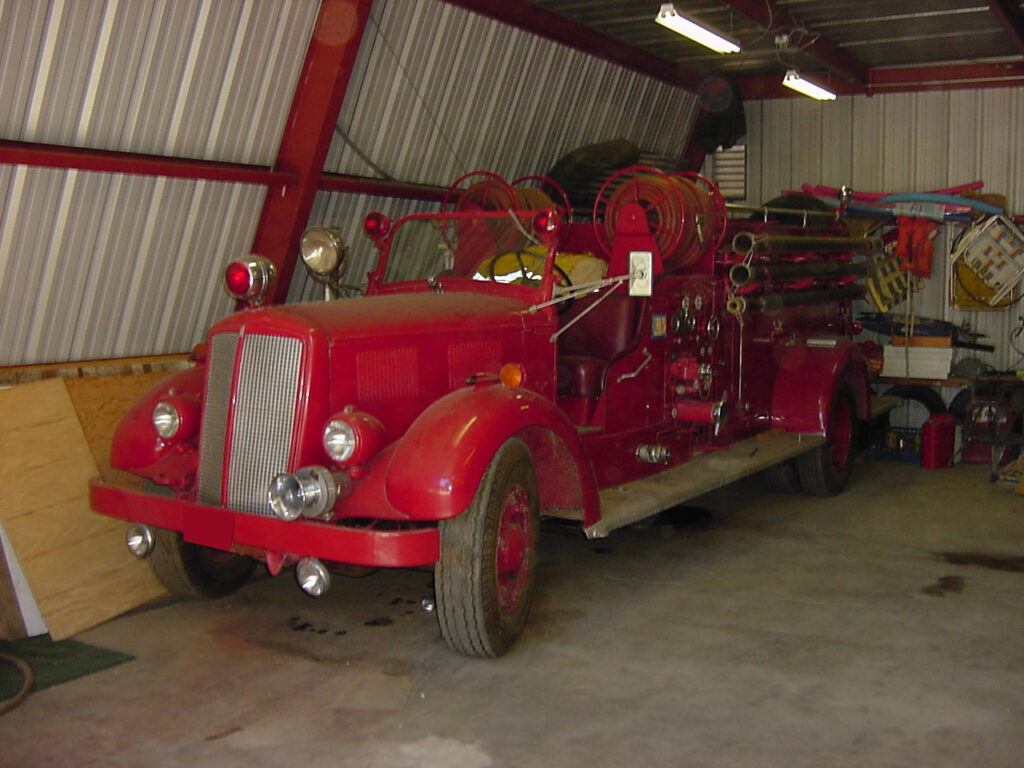 1944 Mack Pumper (U0891) | Fenton Fire