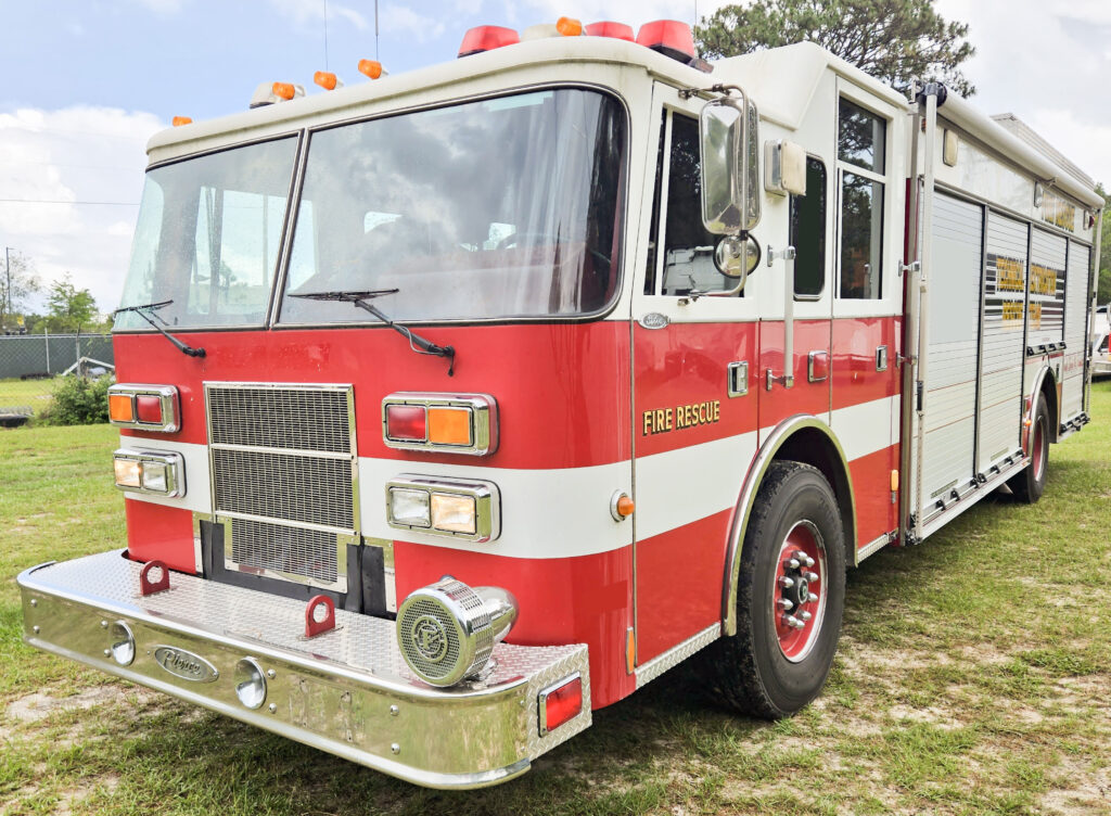 1999 Pierce Heavy Rescue [Cascade] (R2321) | Fenton Fire