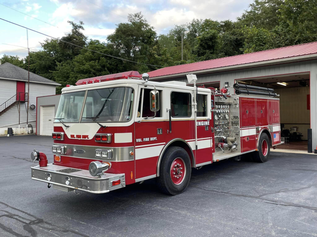 1981/1998 Pierce Arrow Pumper 1000/1000 (E4730) | Fenton Fire