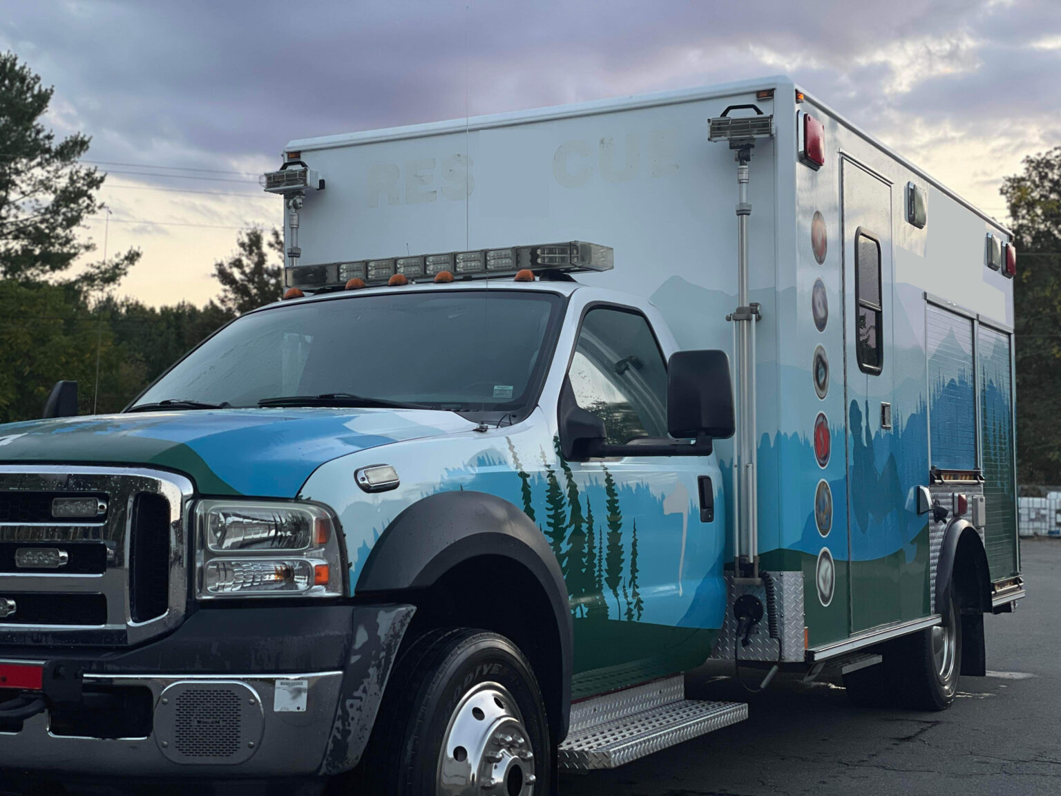 2007 Ford F550 4x4 Ambulance (R2345) | Fenton Fire