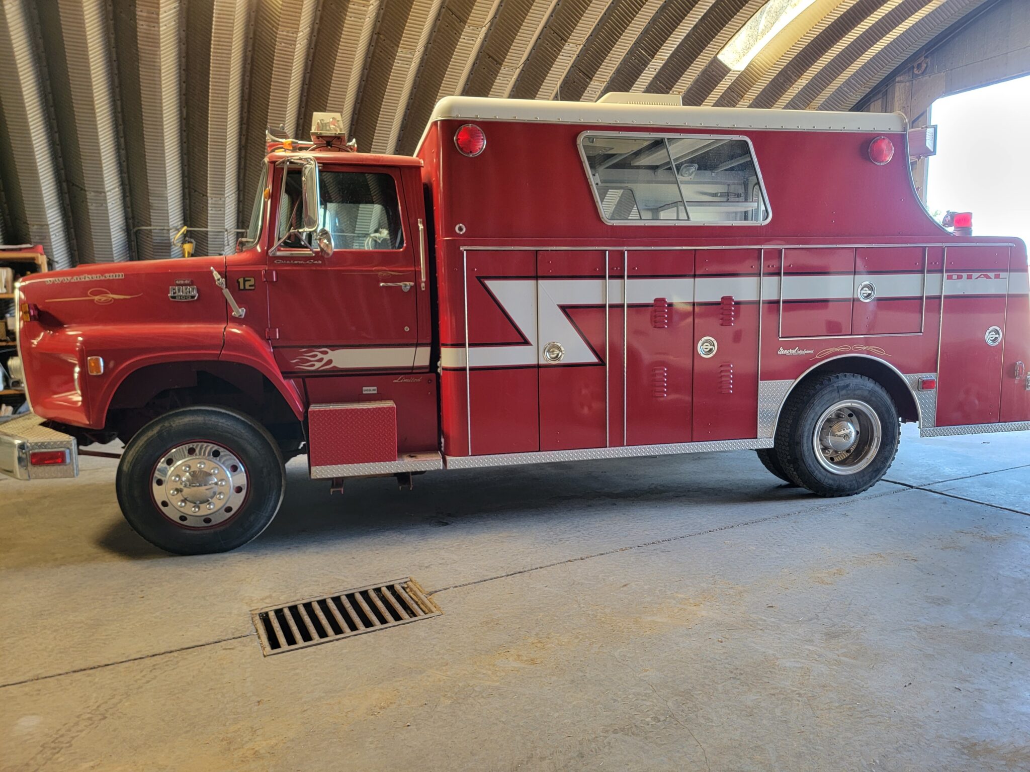 1981 Ford 800 Walk-in Rescue Truck (R2377) | Fenton Fire