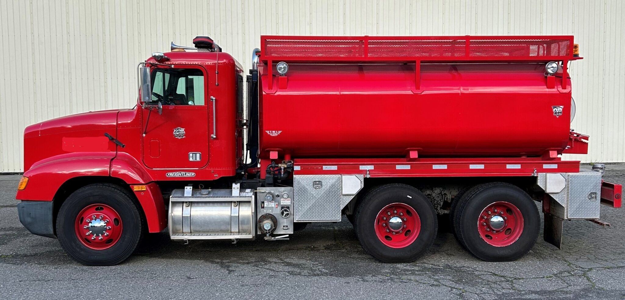 1996 Freightliner 2700 Gal. Tactical Tender (T1405) | Fenton Fire