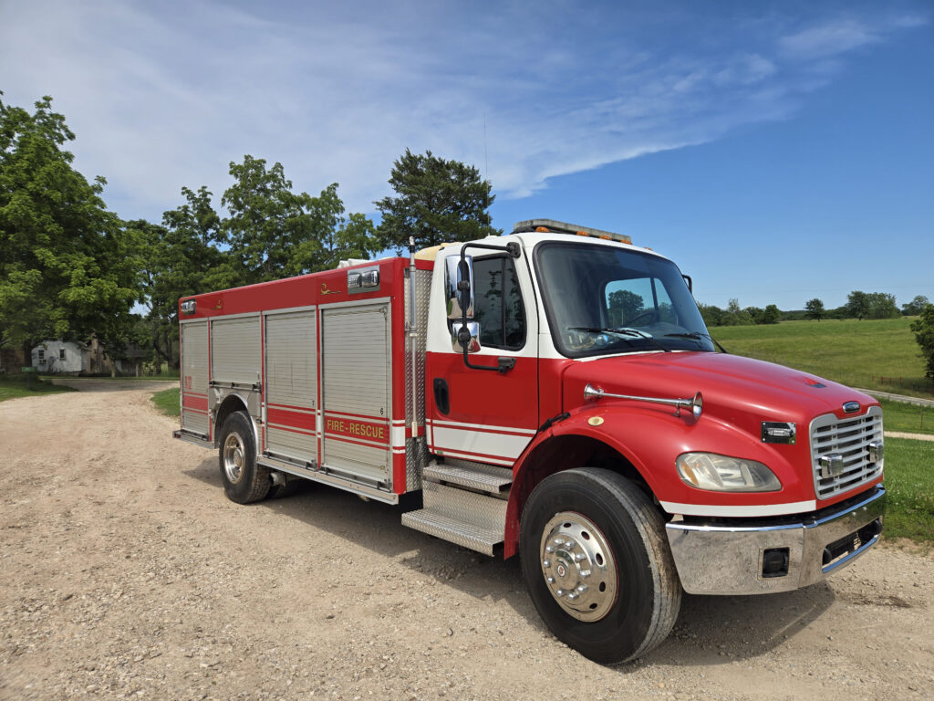 2004 Freightliner Central States Rescue (R2461) | Fenton Fire