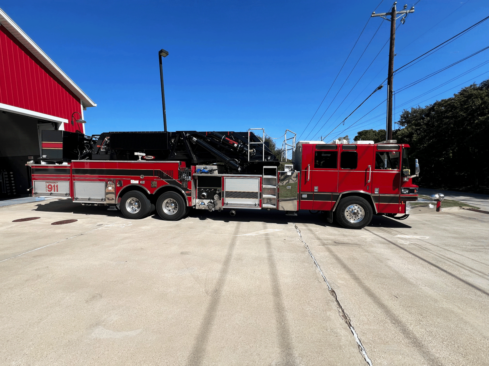 2010 Pierce Quantum 95' Mid-Mount Tower 2000/300 (Q1325) | Fenton Fire
