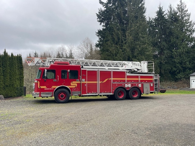 2007 Spartan Crimson 105 foot ladder (Q1359) | Fenton Fire