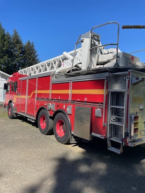 2007 Spartan Crimson 105 foot ladder (Q1359) | Fenton Fire